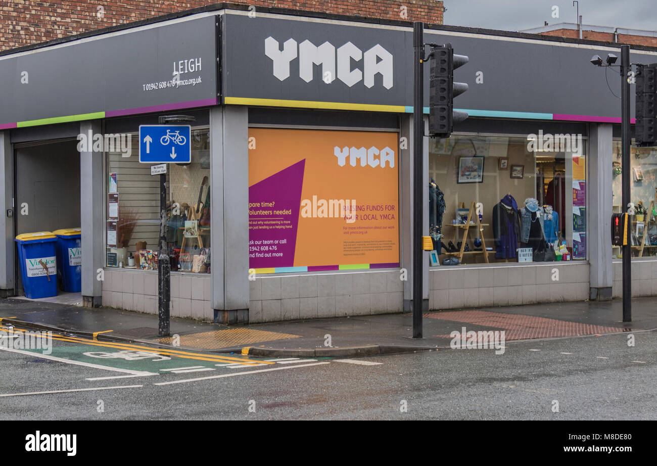 Ymca logo hi-res stock photography and images - Alamy