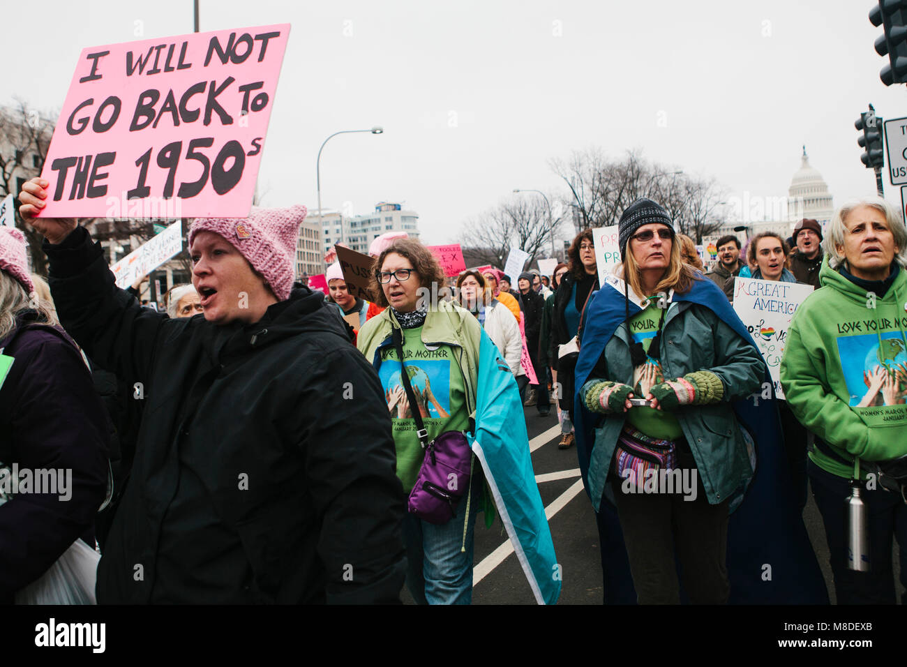 Women's march 2017 january girls hi-res stock photography and images ...