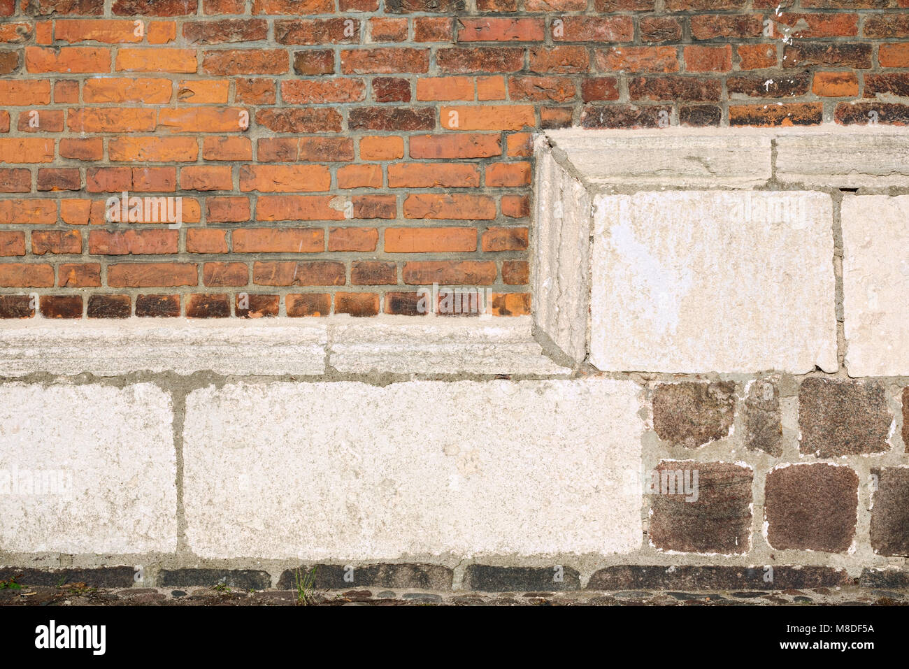 Different types of bricks hi-res stock photography and images - Alamy