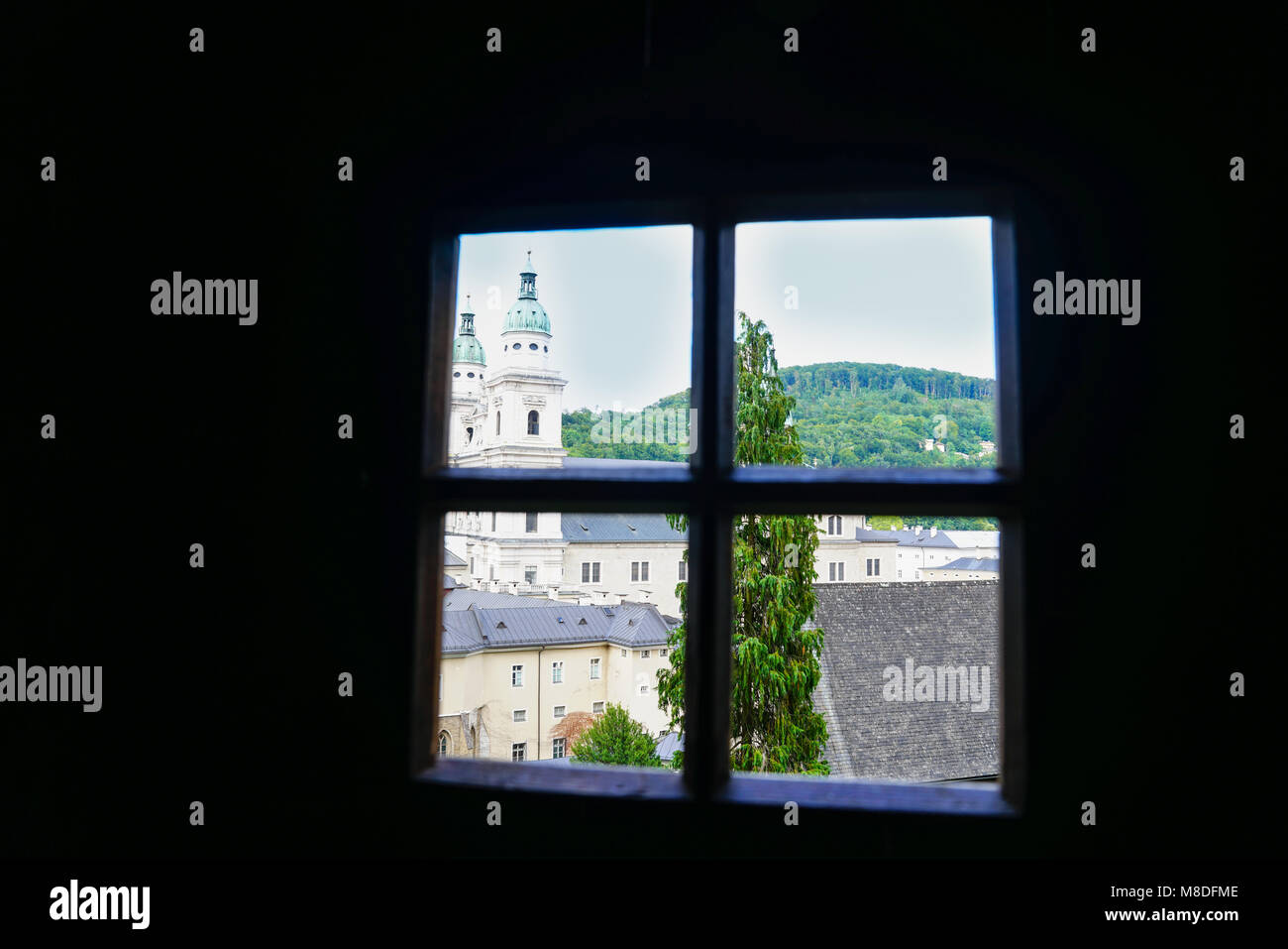 Cross pane view hi-res stock photography and images - Alamy