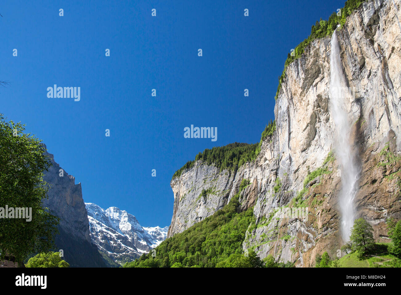 Staubbachfall bei Lauterbrunnen BE Stock Photo - Alamy