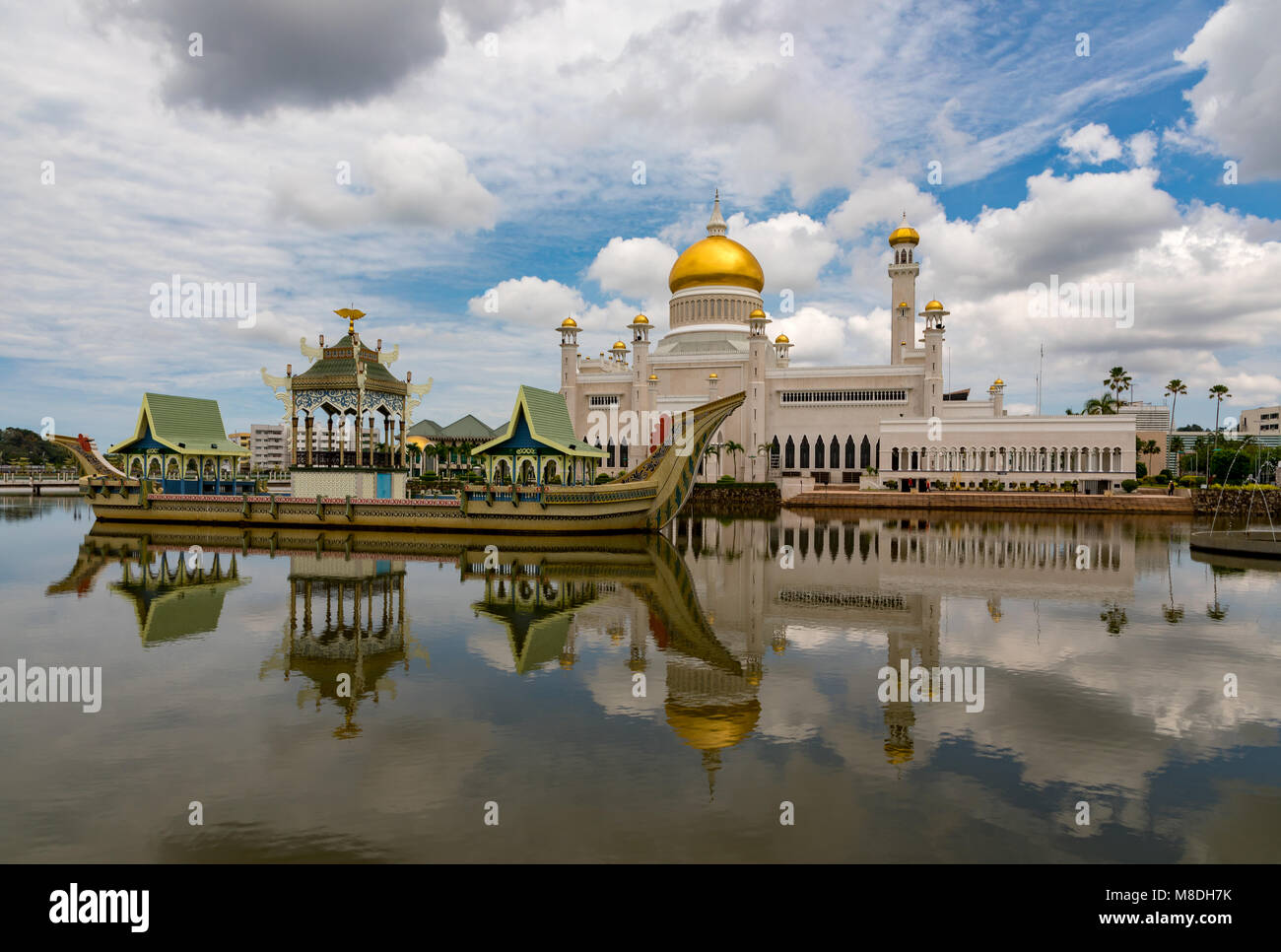 Brunei Darussalam Bandar Seri Begawan Sultan Omar Ali Saifuddien Mosque ...
