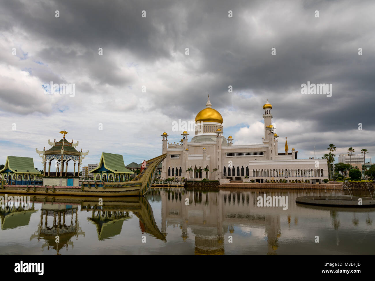 Brunei Darussalam Bandar Seri Begawan Sultan Omar Ali Saifuddien Mosque ...