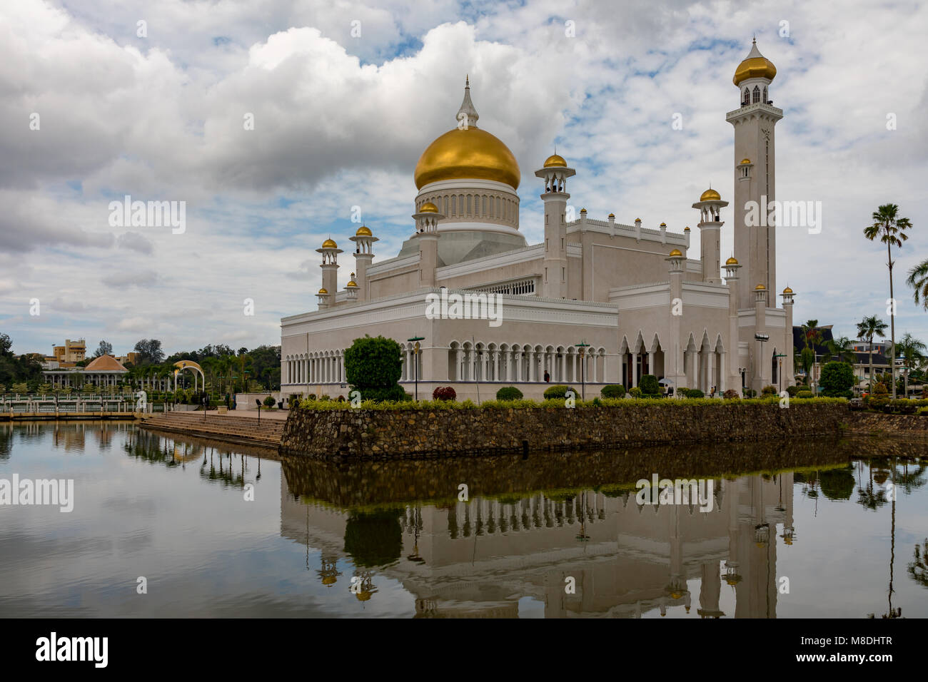 Brunei Darussalam Bandar Seri Begawan Sultan Omar Ali Saifuddien Mosque ...