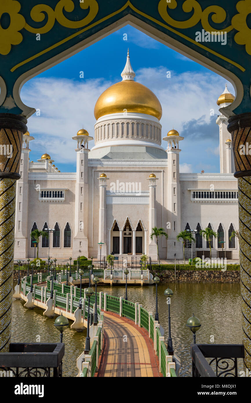 Brunei Darussalam Bandar Seri Begawan Sultan Omar Ali Saifuddien Mosque ...