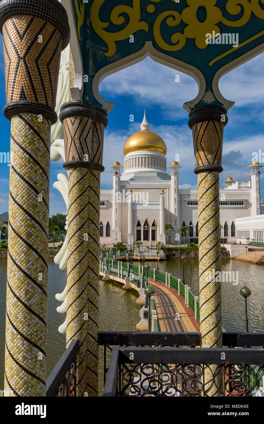 Brunei Darussalam Bandar Seri Begawan Sultan Omar Ali Saifuddien Mosque ...