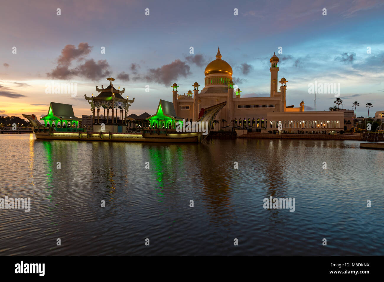 Brunei Darussalam Bandar Seri Begawan Sultan Omar Ali Saifuddien Mosque ...