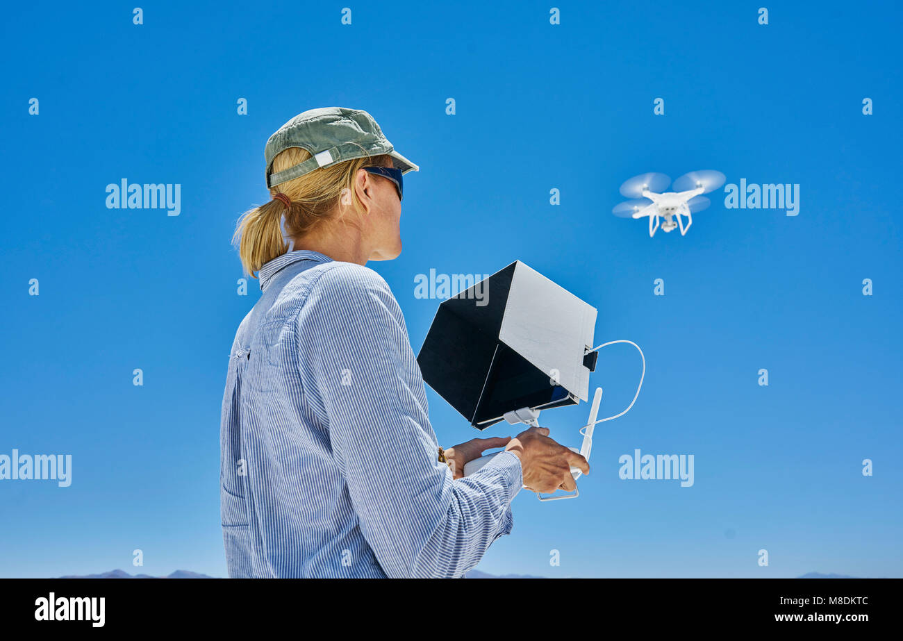 Flying drone hi-res stock photography and images - Alamy
