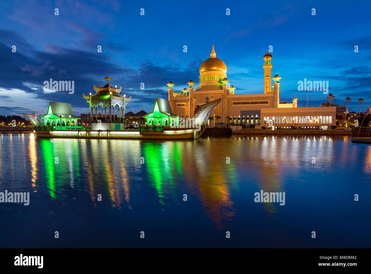 Brunei Darussalam Bandar Seri Begawan Sultan Omar Ali Saifuddien Mosque ...
