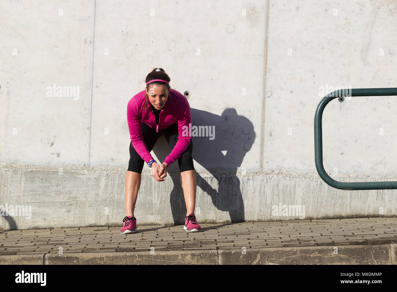 Squatting hi-res stock photography and images - Alamy