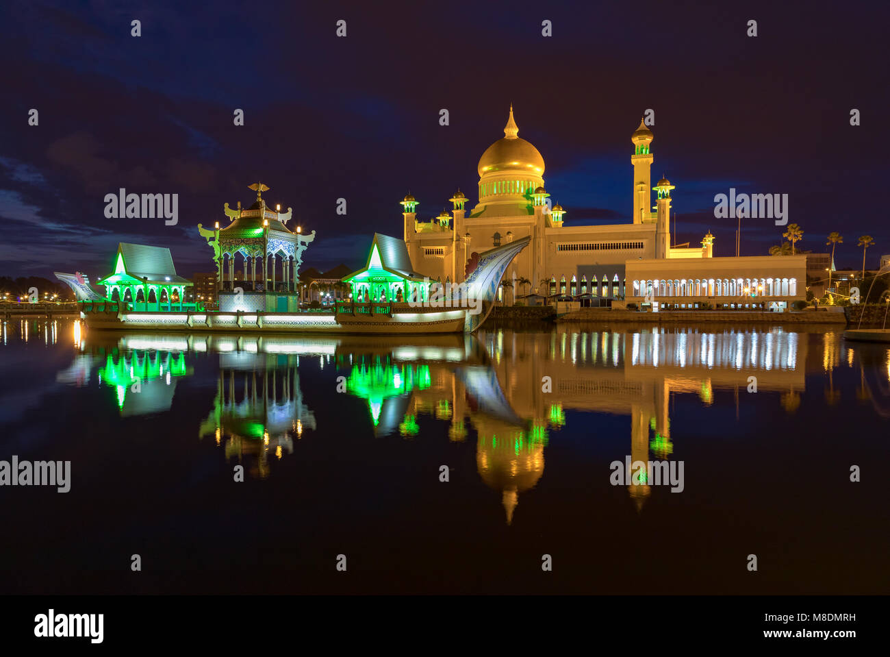 Brunei Darussalam Bandar Seri Begawan Sultan Omar Ali Saifuddien Mosque ...