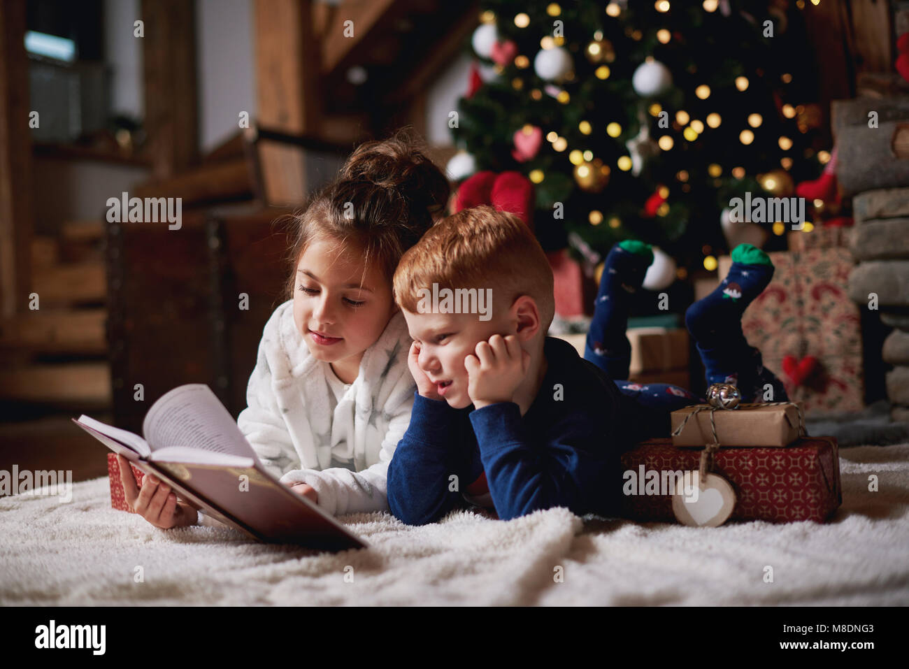 Reading christmas tree hi-res stock photography and images - Alamy