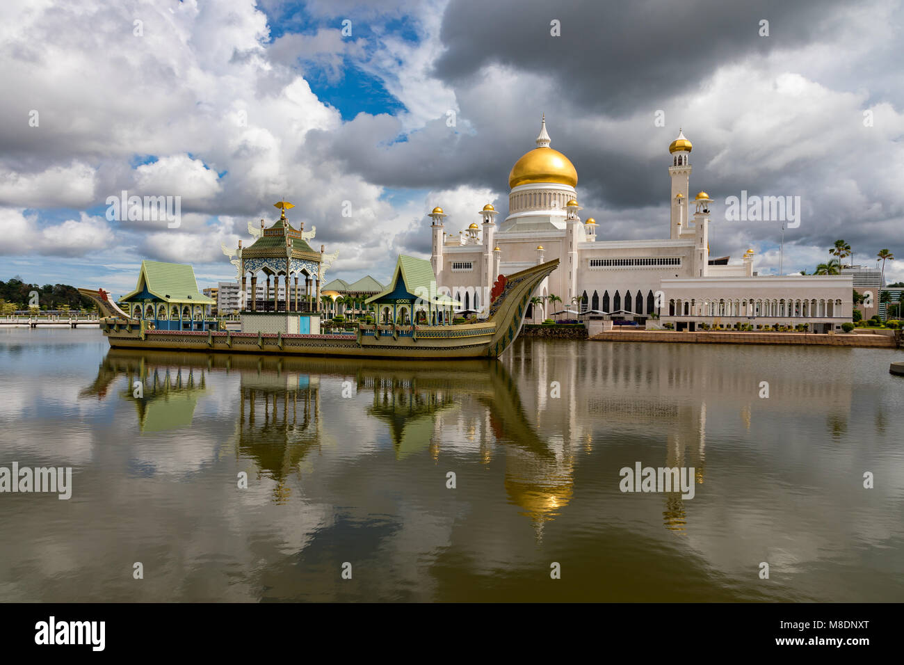 Brunei Darussalam Bandar Seri Begawan Sultan Omar Ali Saifuddien Mosque ...
