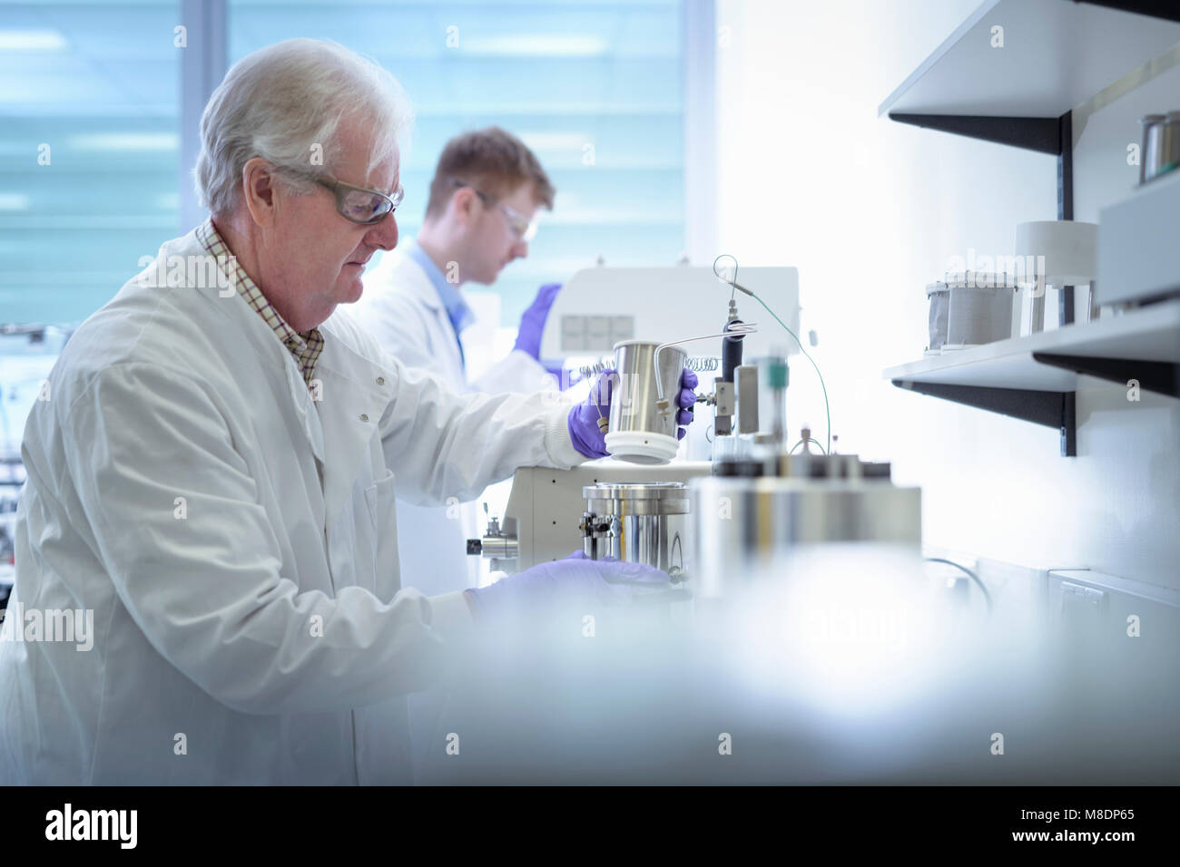 Health scientists hi-res stock photography and images - Alamy