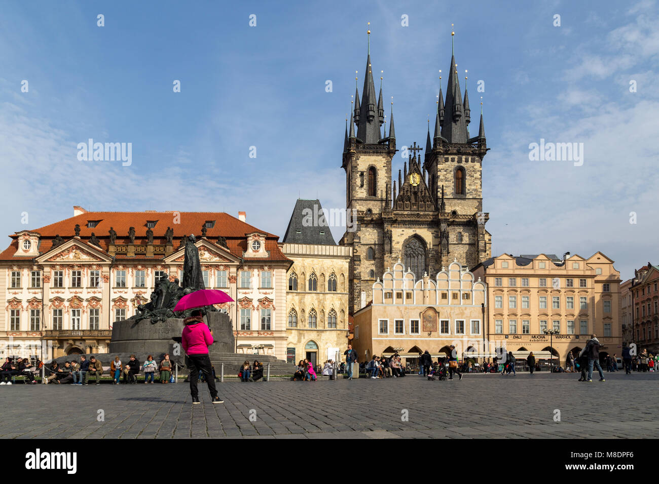 Square cathedral square hi-res stock photography and images - Alamy