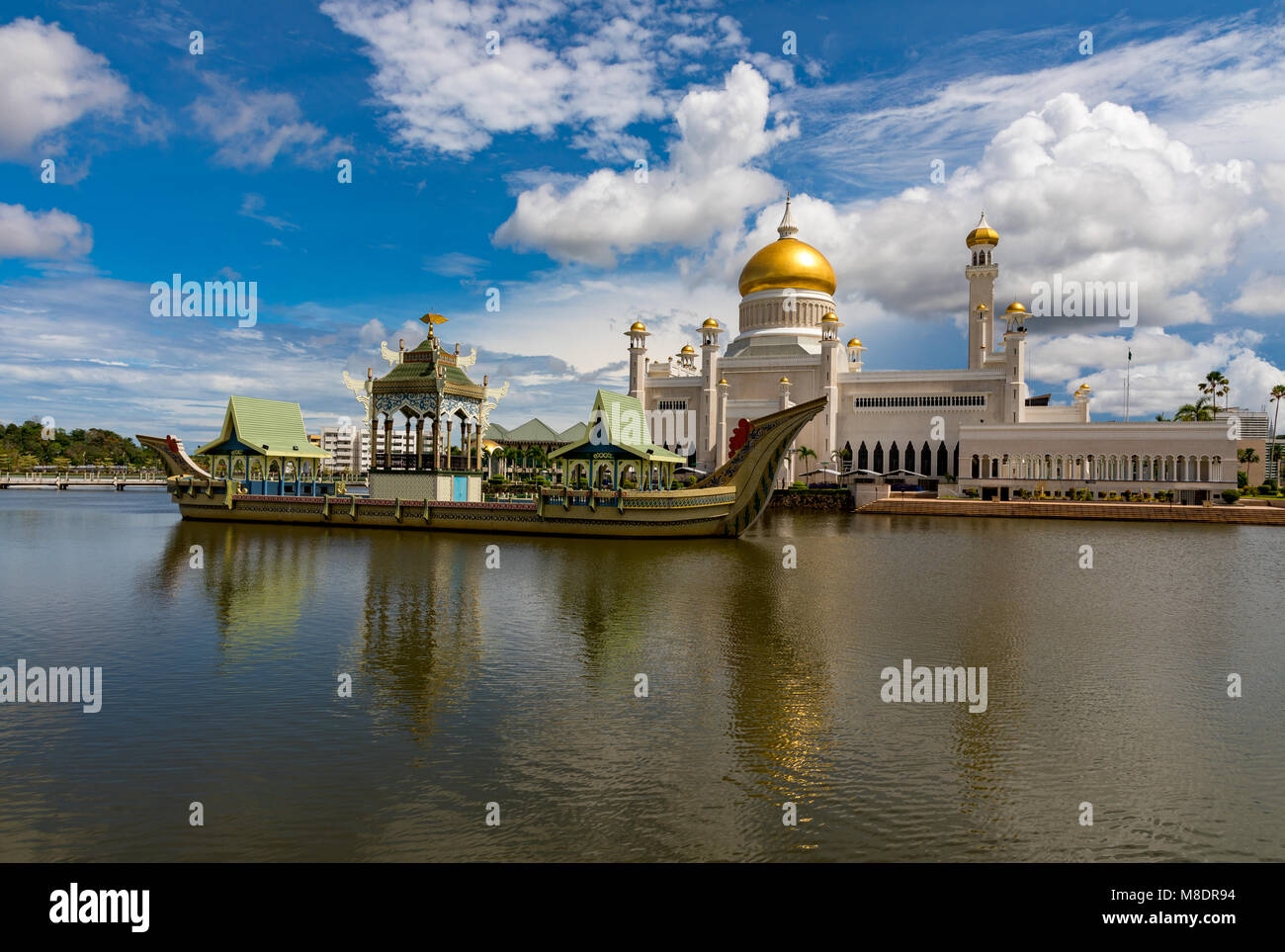 Brunei Darussalam Bandar Seri Begawan Sultan Omar Ali Saifuddien Mosque ...