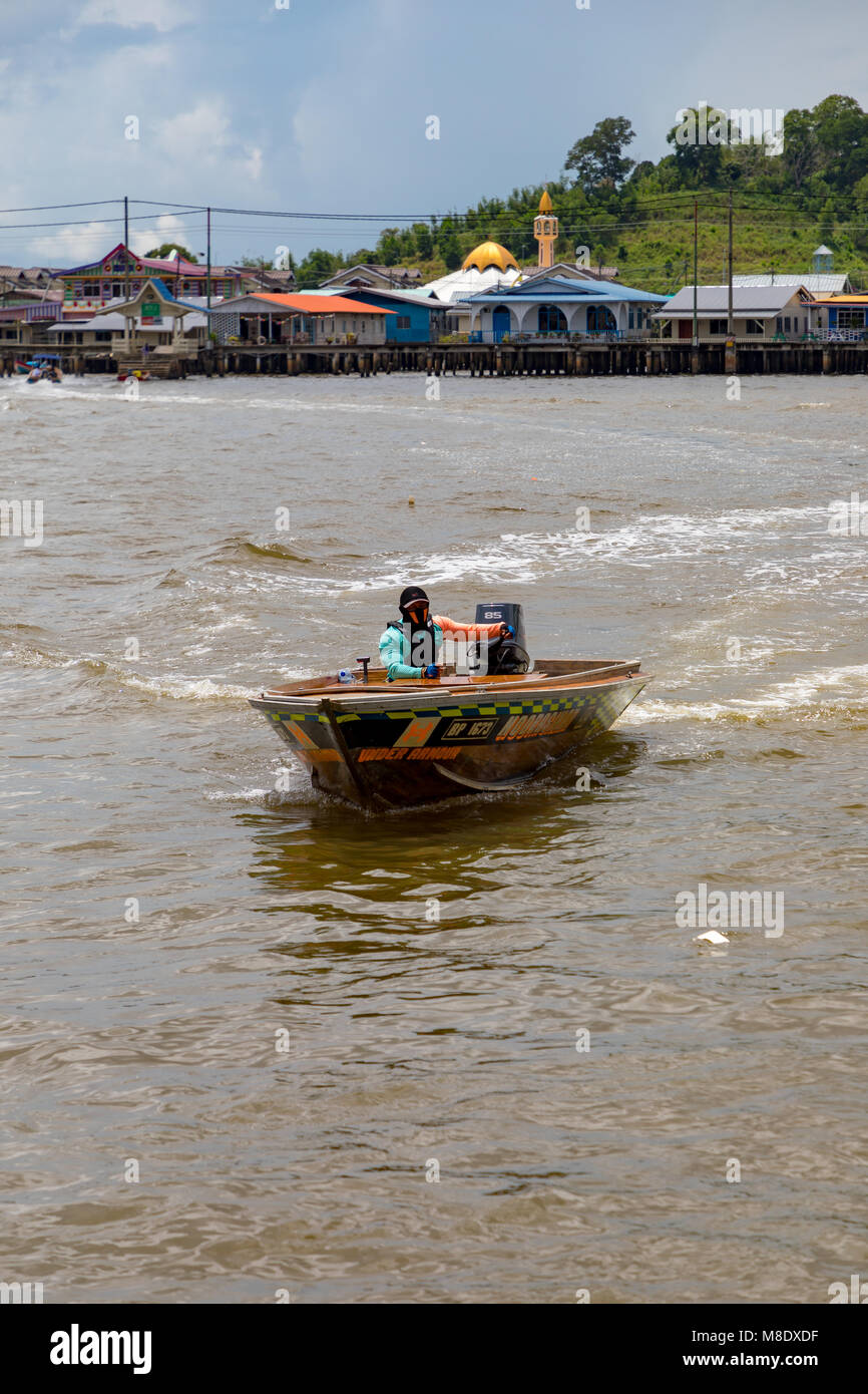 Brunei Darussalam Bandar Seri BegawanWater taxis on the Brunei river ...