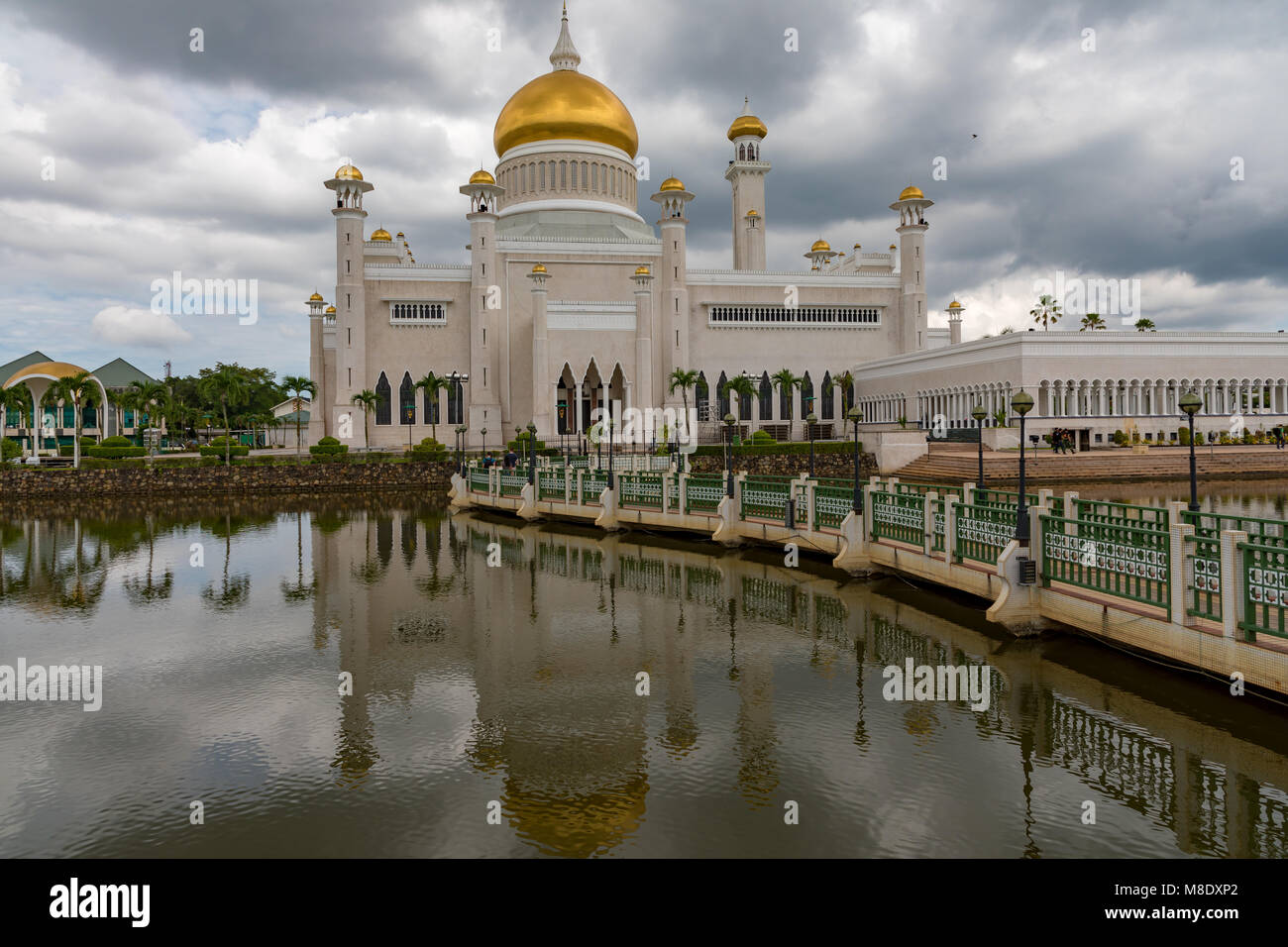 Brunei Darussalam Bandar Seri Begawan Sultan Omar Ali Saifuddien Mosque ...