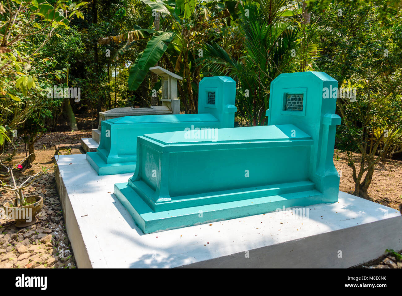 Family graves hi-res stock photography and images - Alamy
