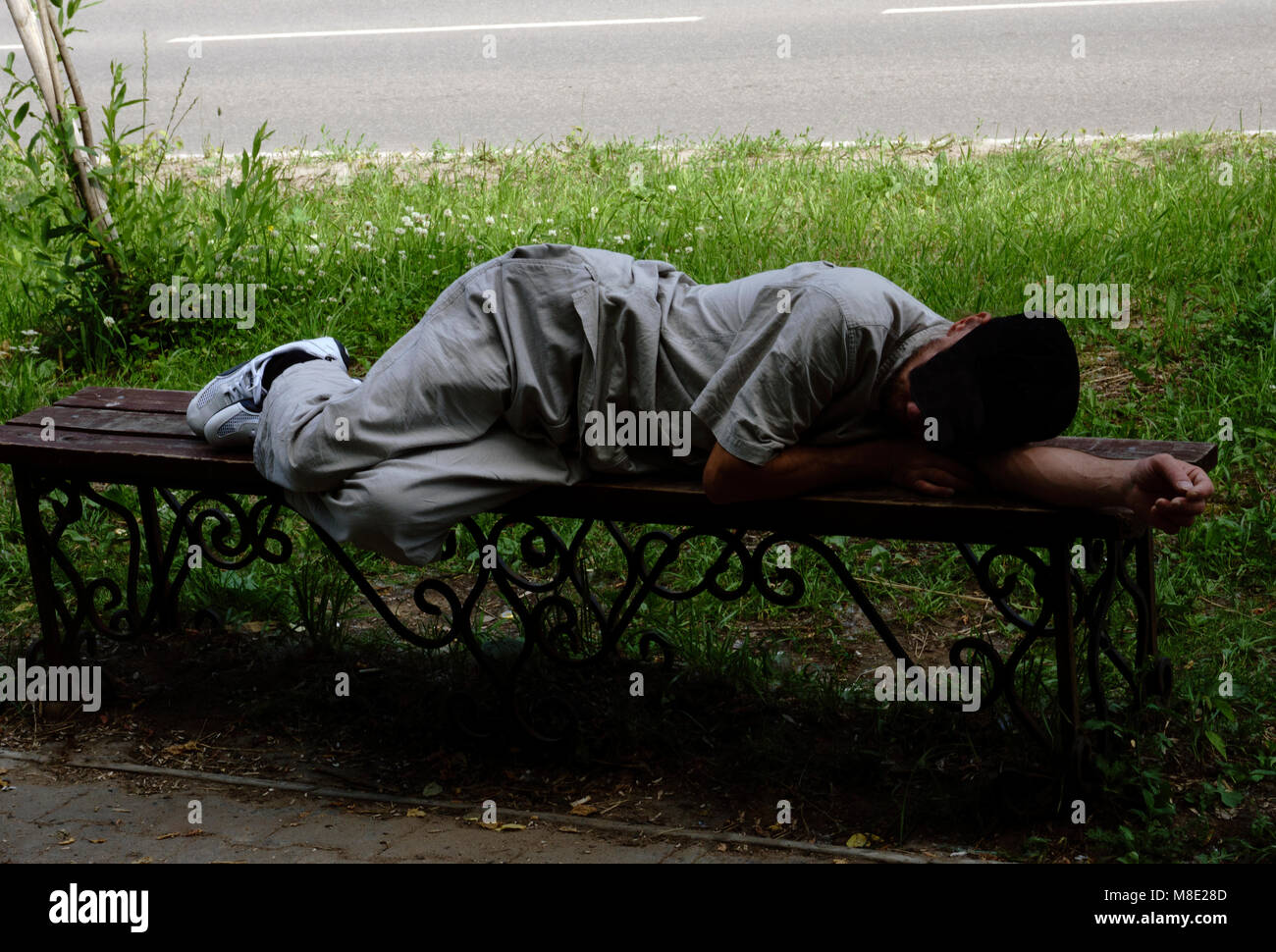 Buriedhisfaceinhishands hi-res stock photography and images - Alamy