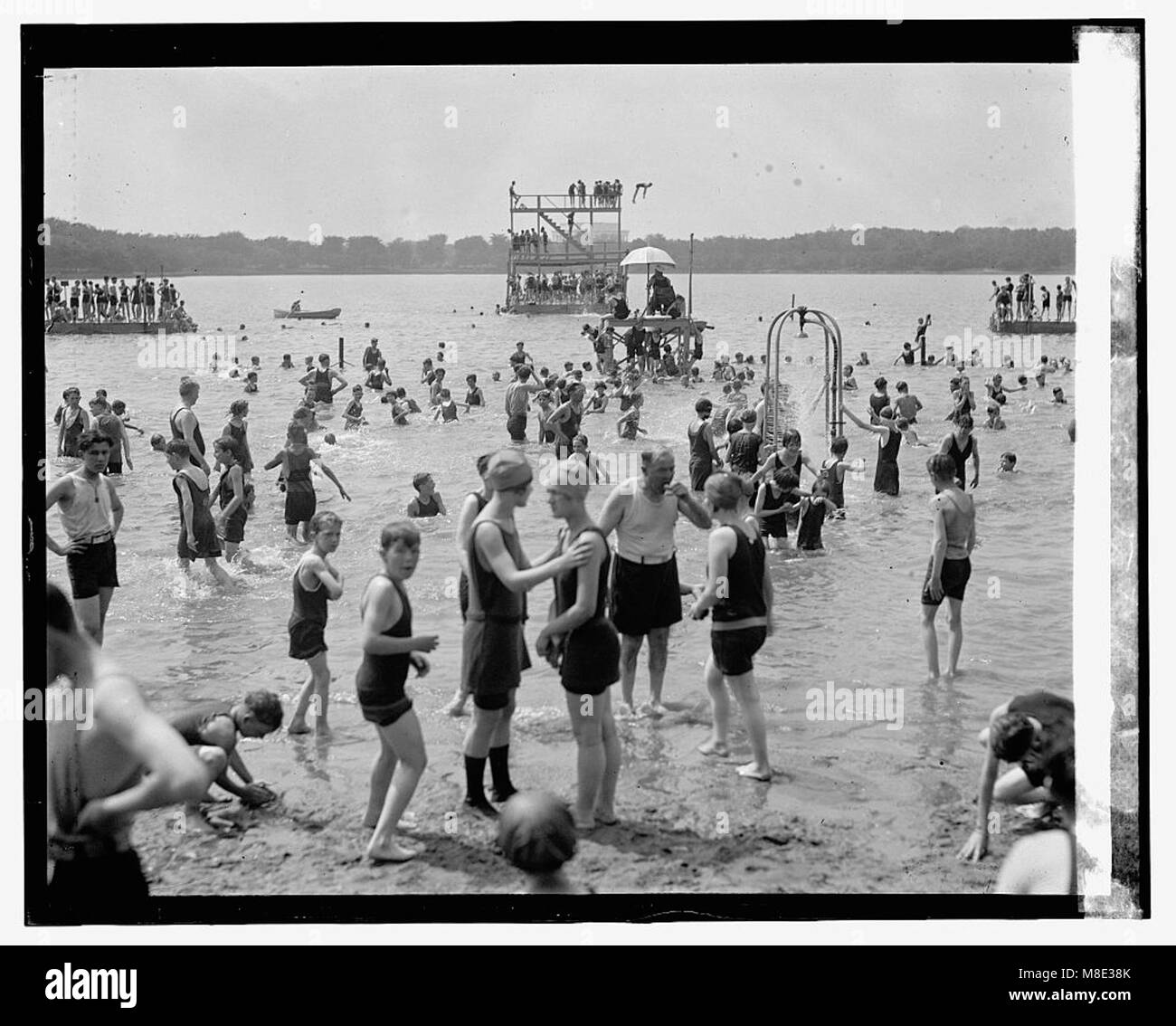 1920s style beach hi-res stock photography and images - Alamy