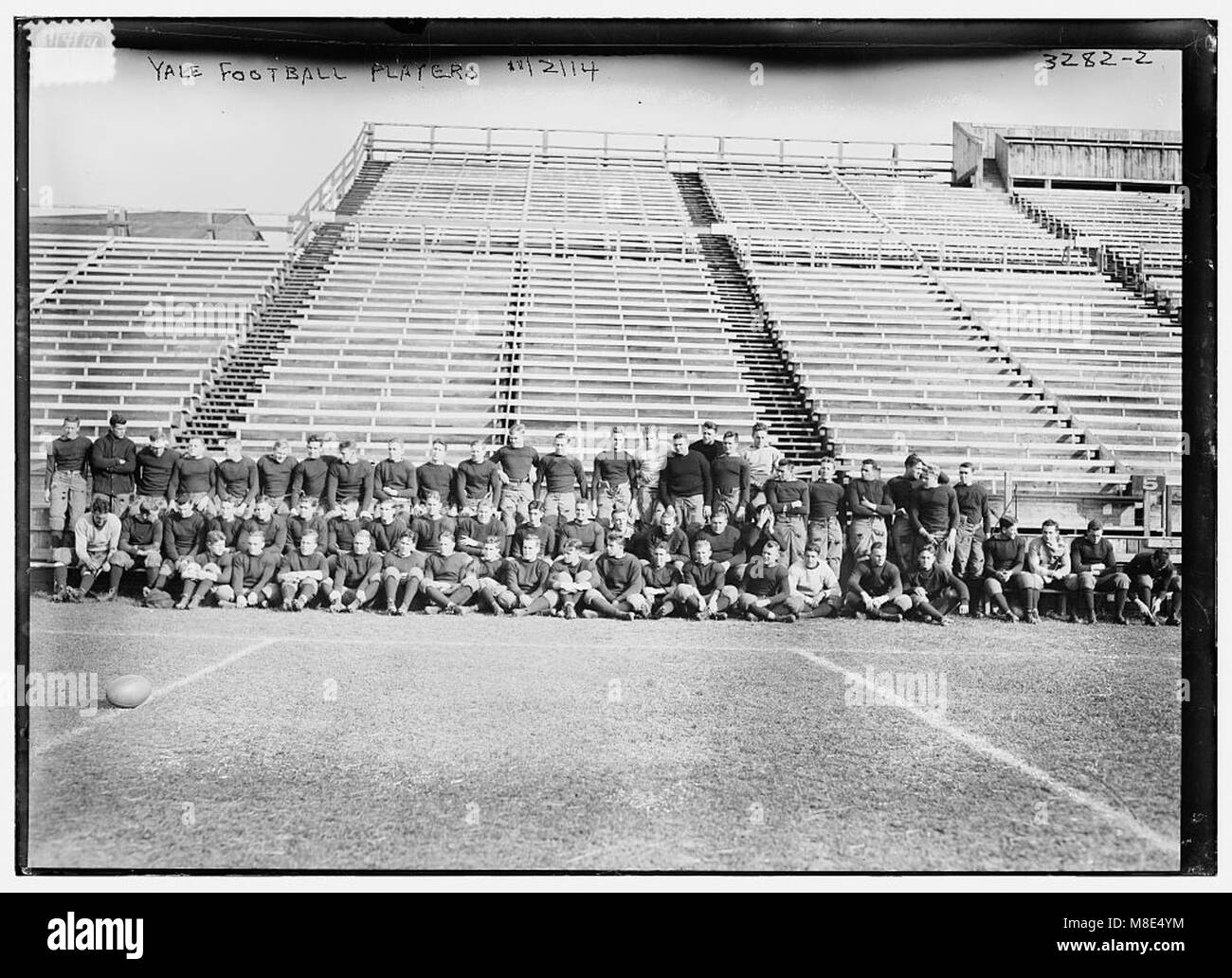 Yale football team hi-res stock photography and images - Alamy