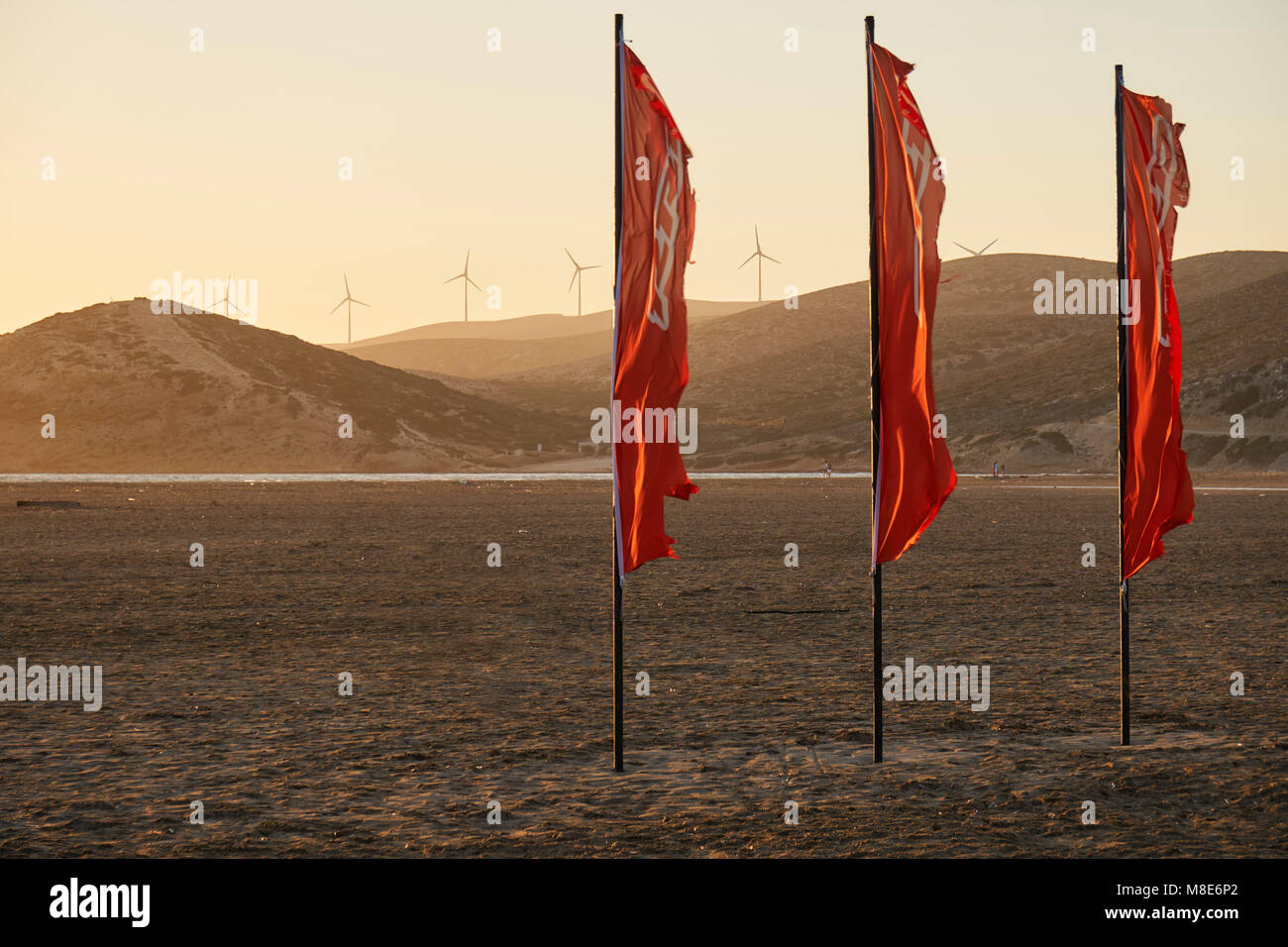 Blank beach flag hi-res stock photography and images - Alamy
