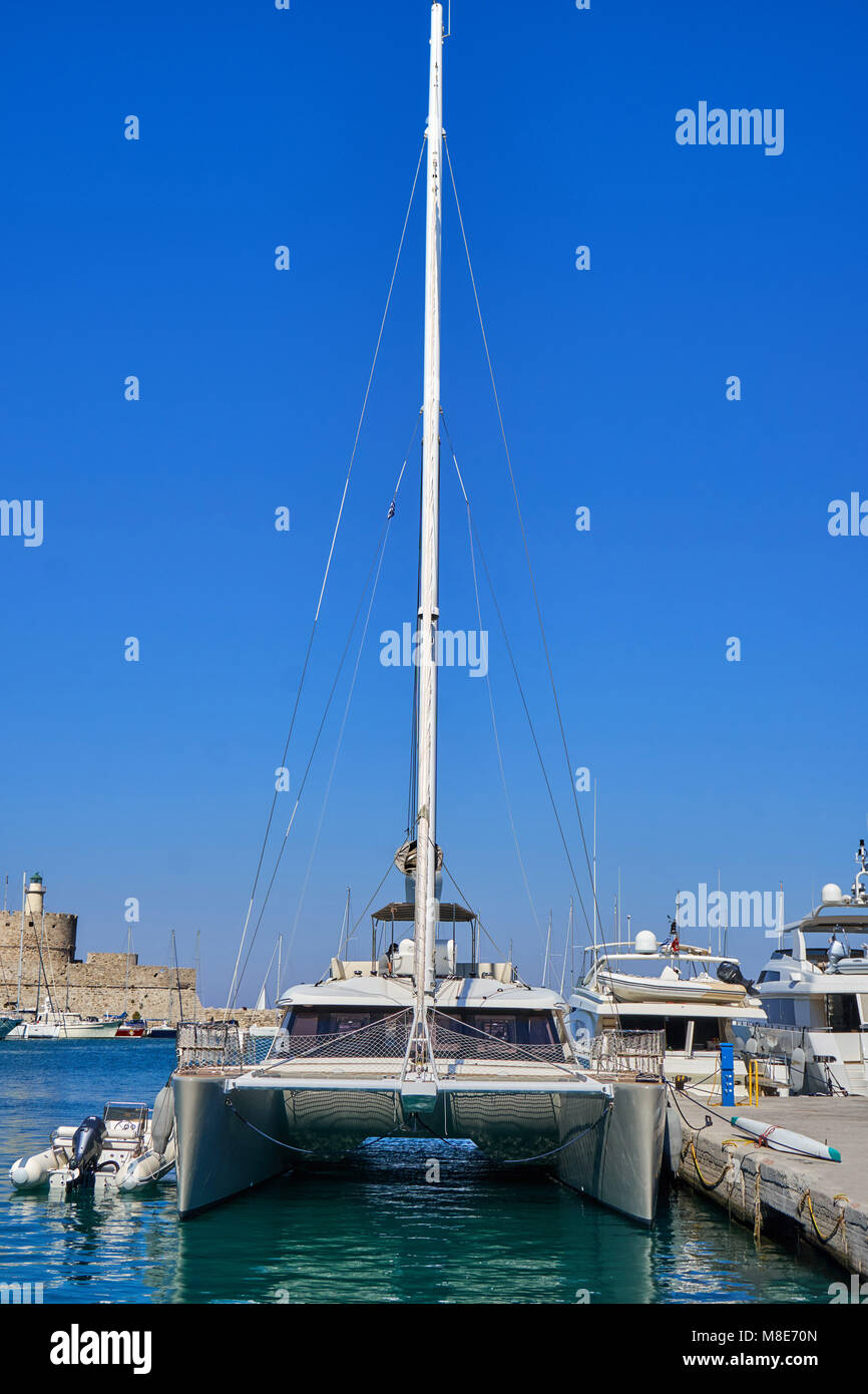 Catamaran Sailboat Design
