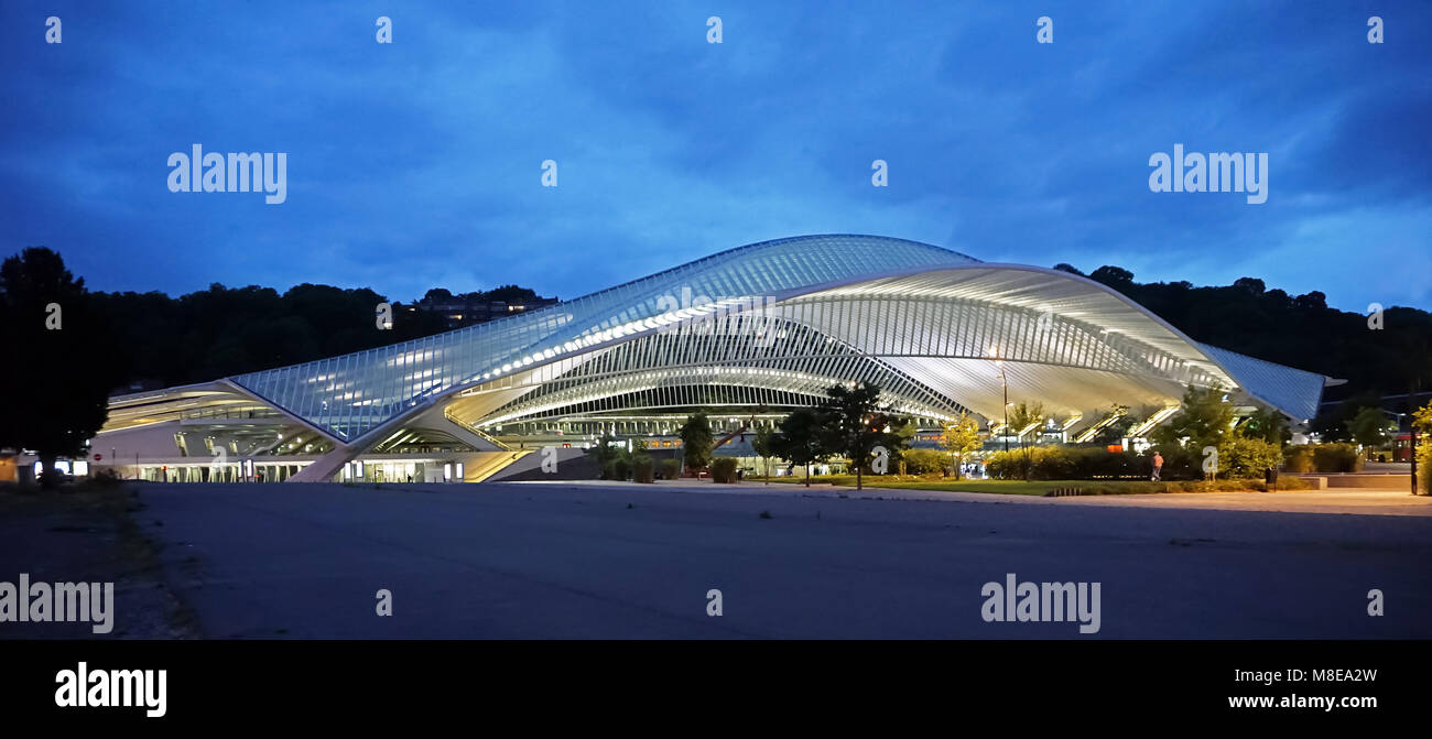 Santiago calatrava station liege hi-res stock photography and images ...