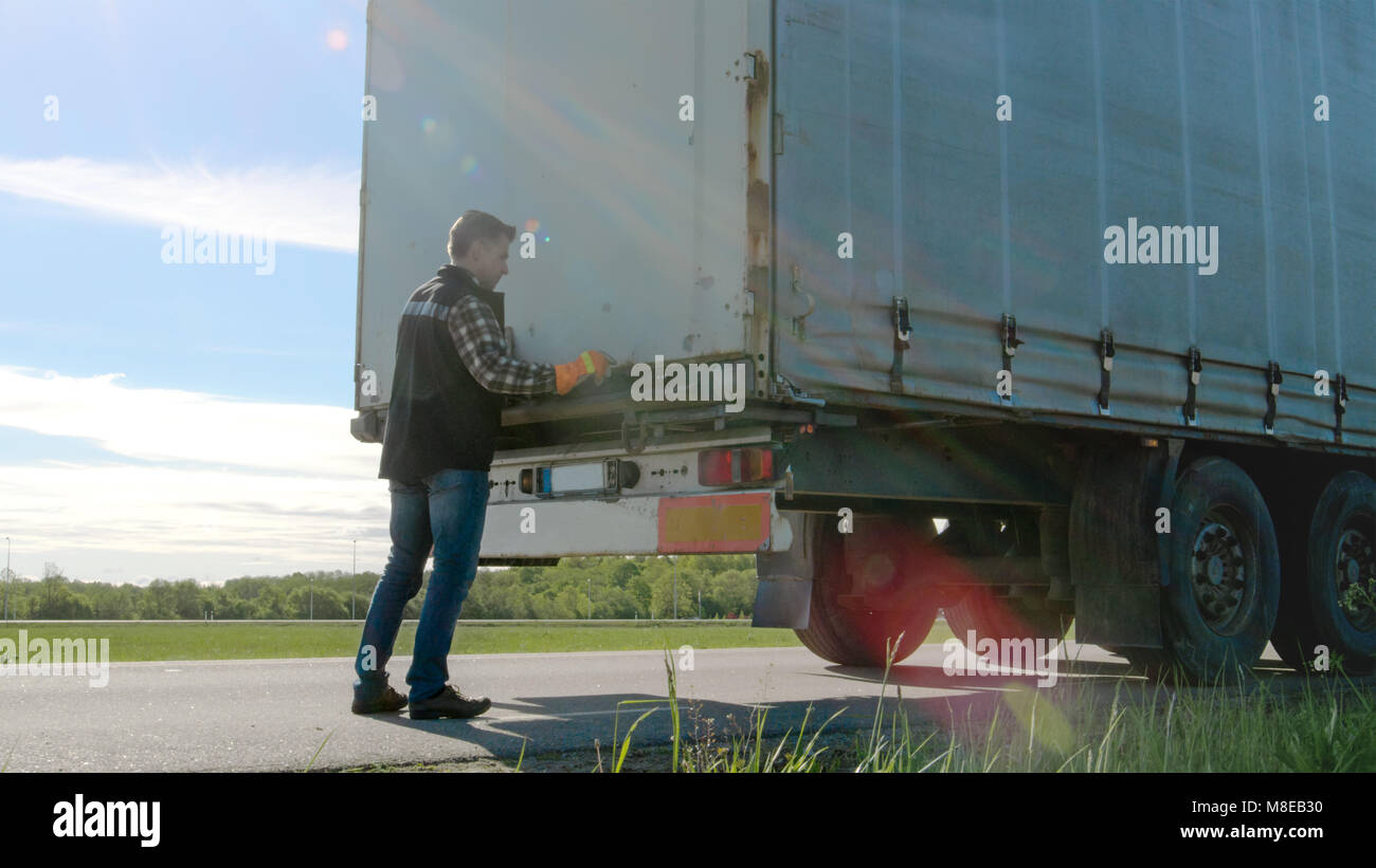 Truck driver hi-res stock photography and images - Alamy