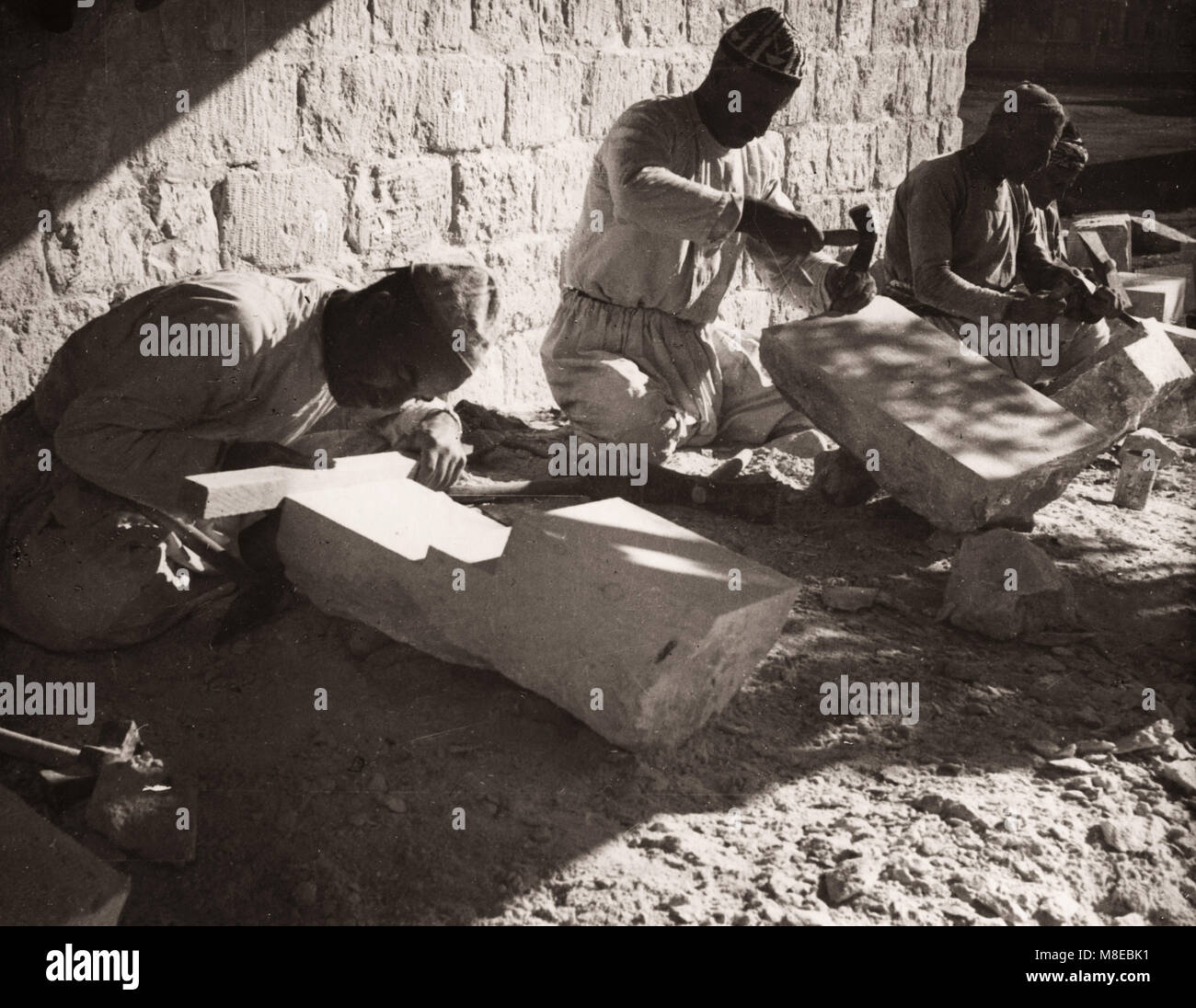 Stone masons hi-res stock photography and images - Alamy