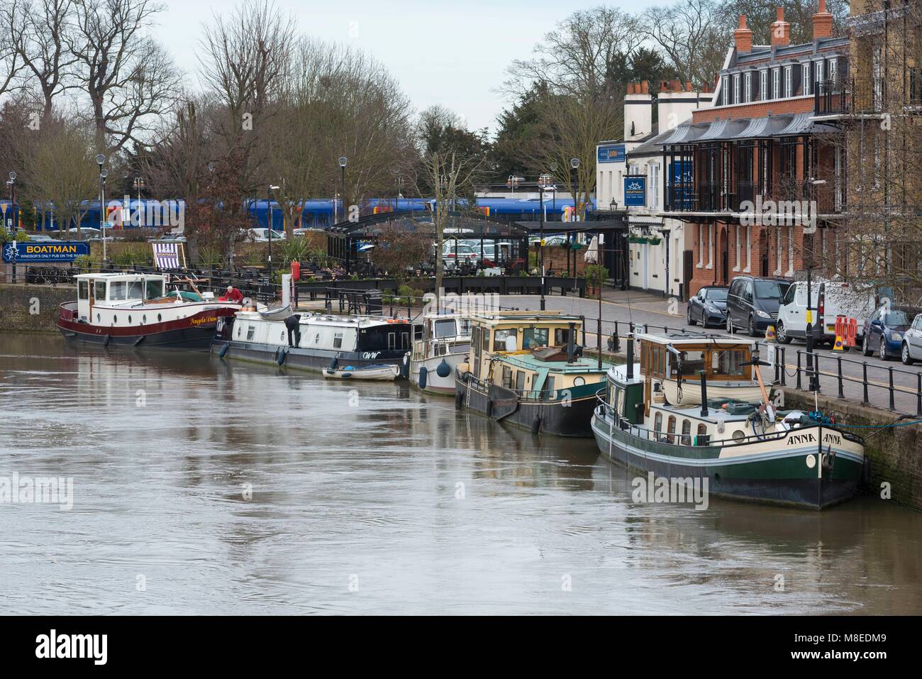 Windsor river canal boat hi-res stock photography and images - Alamy