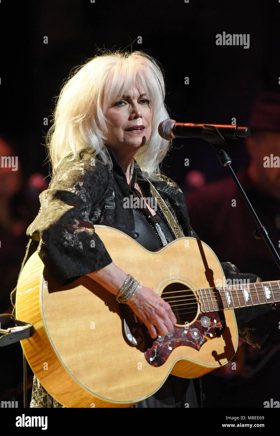 Emmylou harris hi-res stock photography and images - Alamy