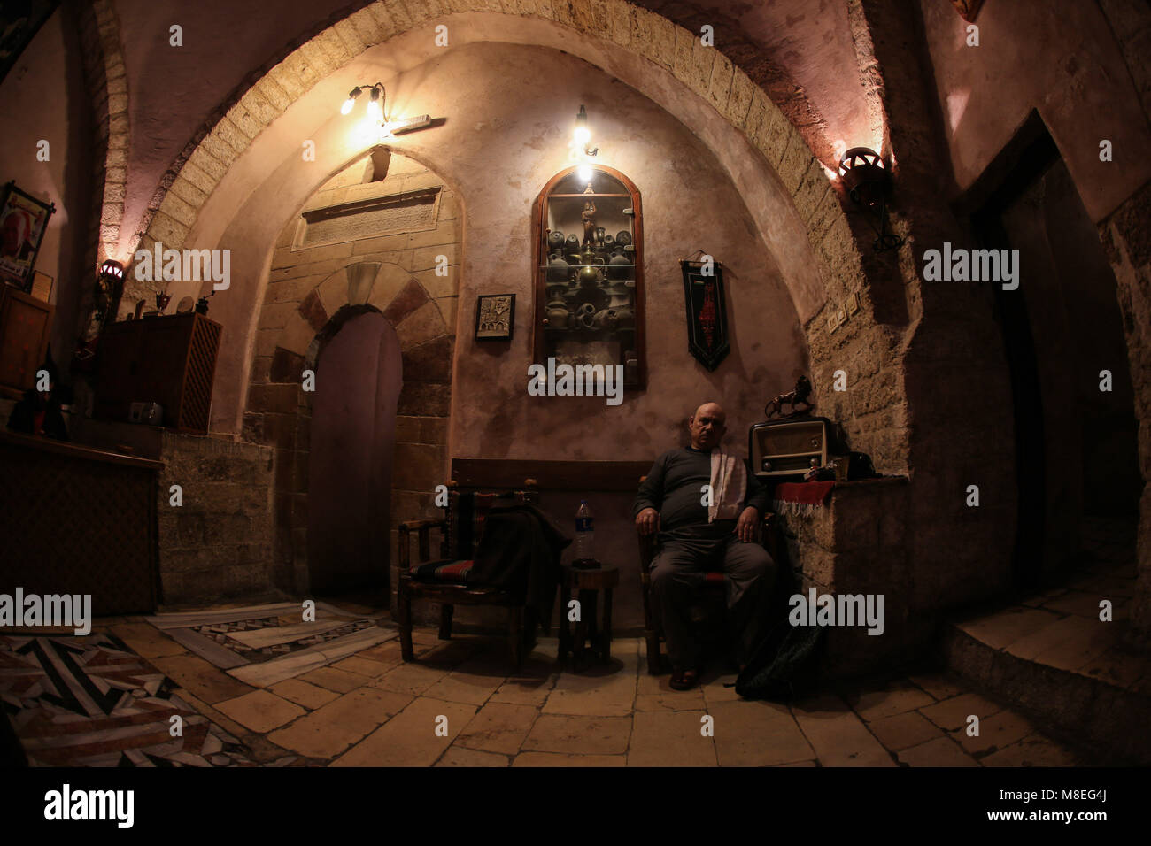 Gaza City, The Gaza Strip, Palestine. 16th Mar, 2018. A Palestinian men ...