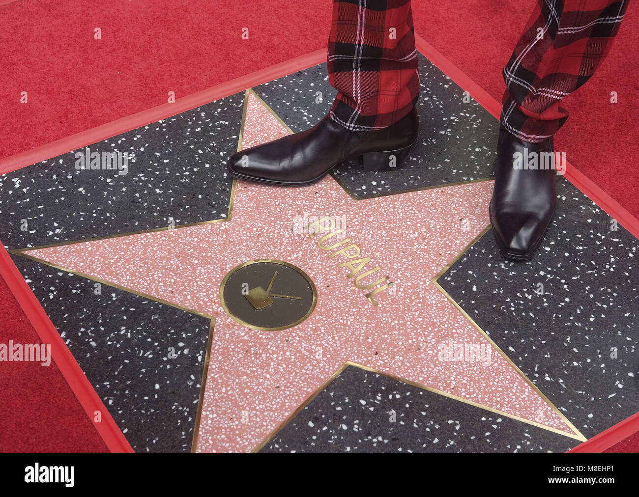 Rupaul poses hi-res stock photography and images - Alamy