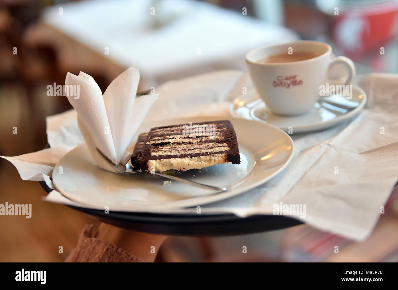 Cold dog cake hi-res stock photography and images - Alamy