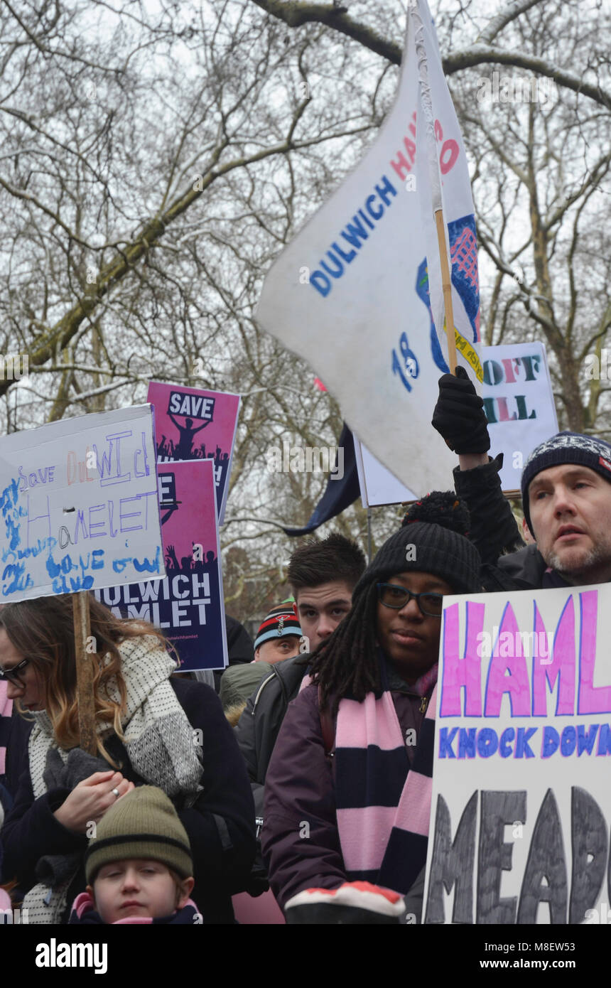 Dulwich hamlet fans hi-res stock photography and images - Alamy