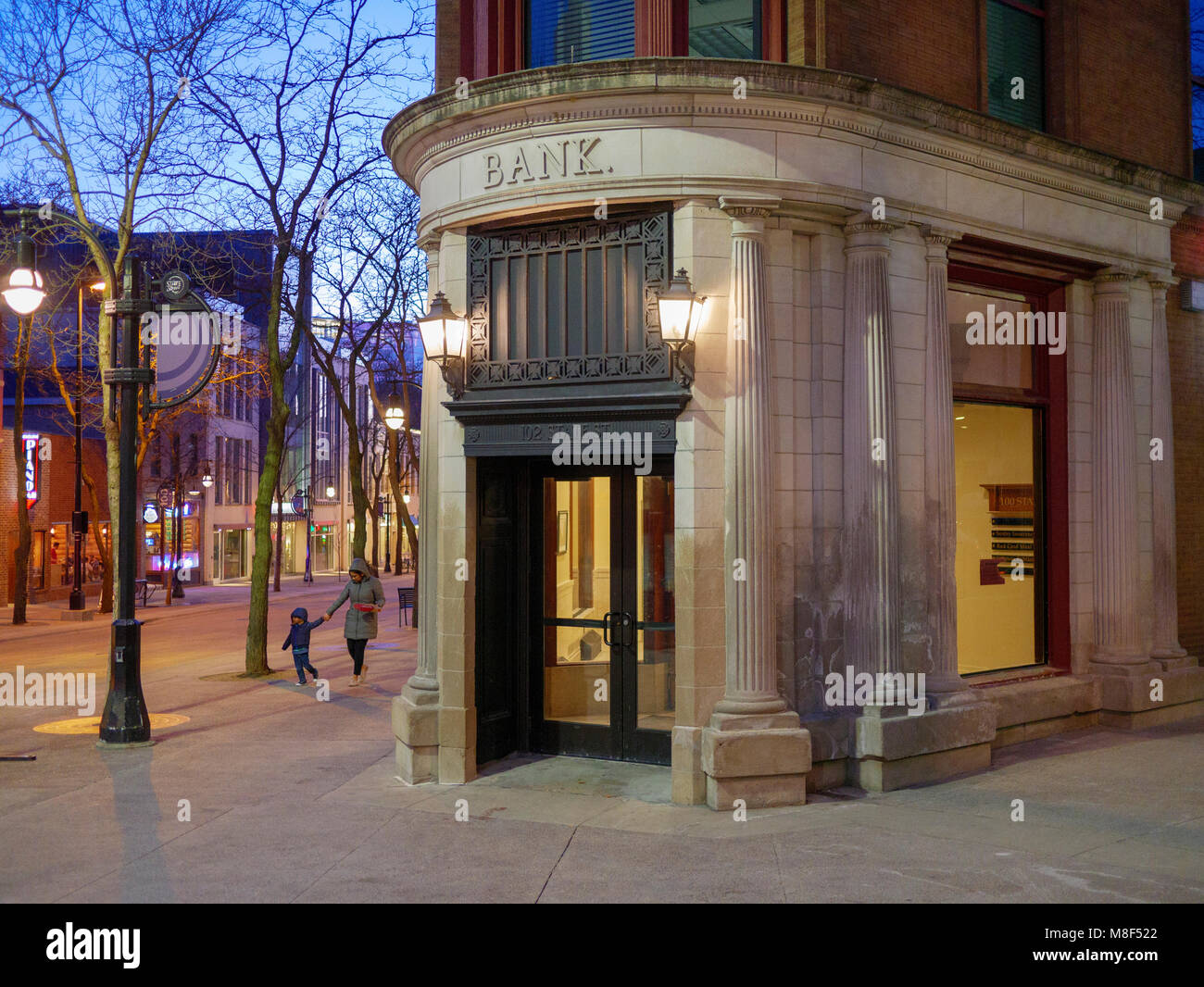 Madison bank hi-res stock photography and images - Alamy