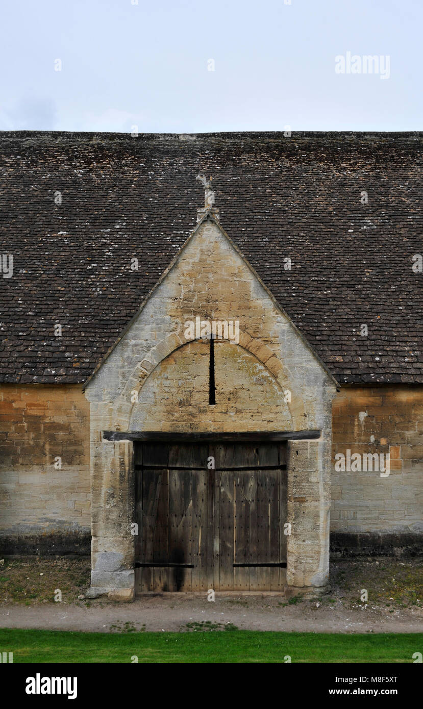 Fourteenth century Tithe barn near the Kennet and Avon canal in ...