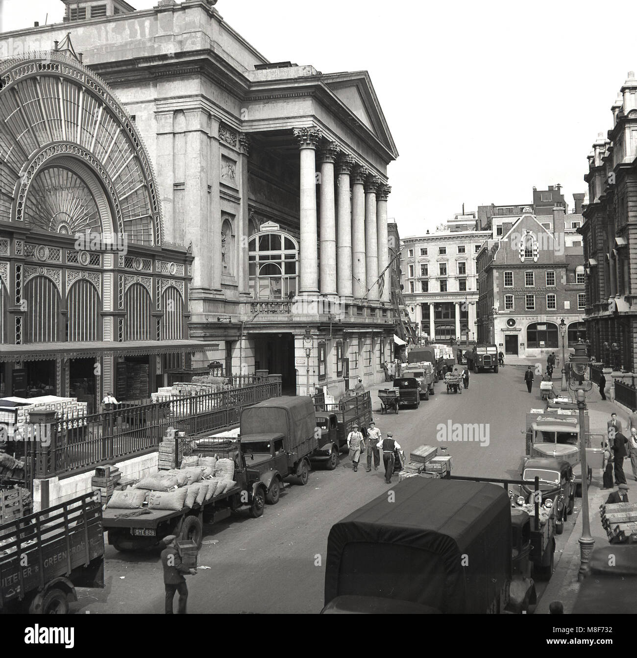Market street 1950s hi-res stock photography and images - Alamy