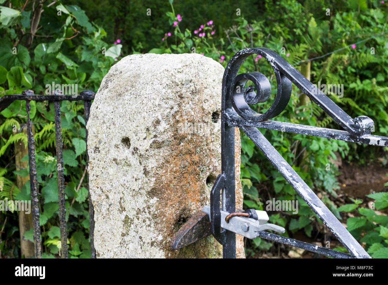 Old farm gatepost hi-res stock photography and images - Alamy