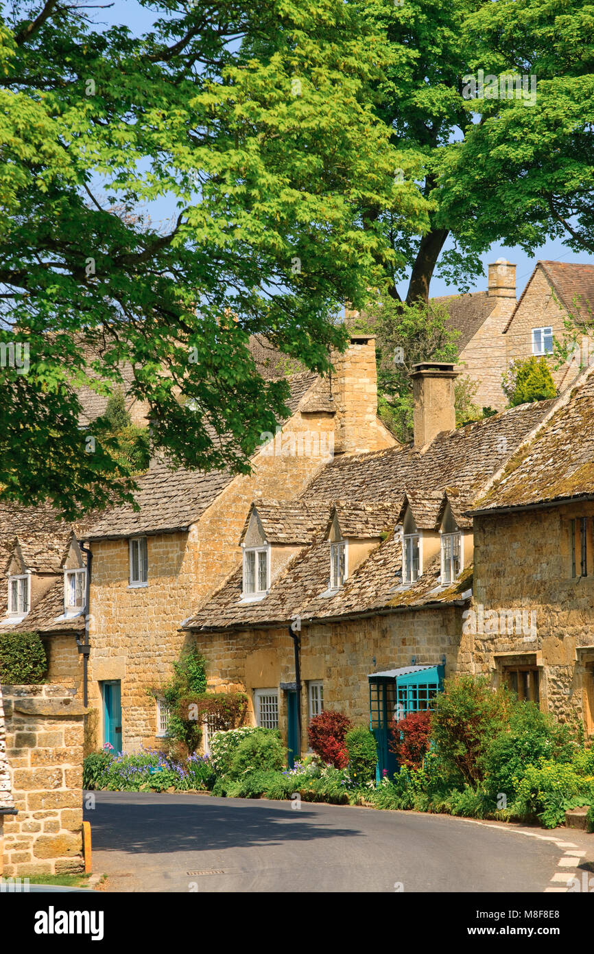 Snowshill village hi-res stock photography and images - Alamy