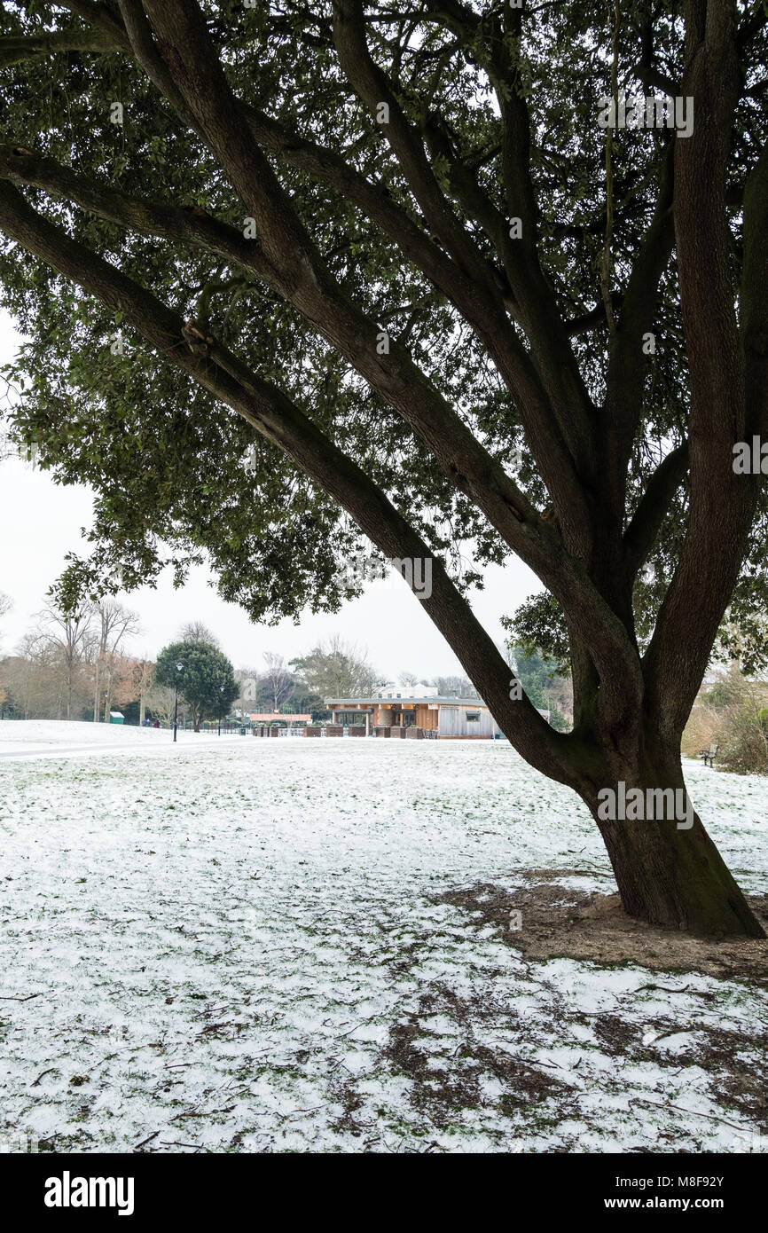 Snow at Hotham Park, Bognor Regis, West Sussex Stock Photo - Alamy