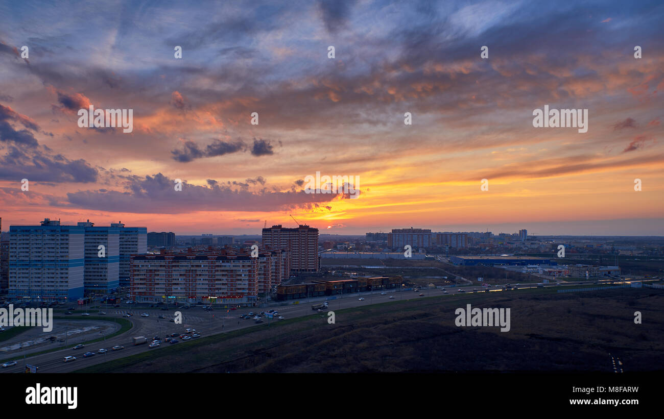Evening sky sunset over city hi-res stock photography and images - Alamy