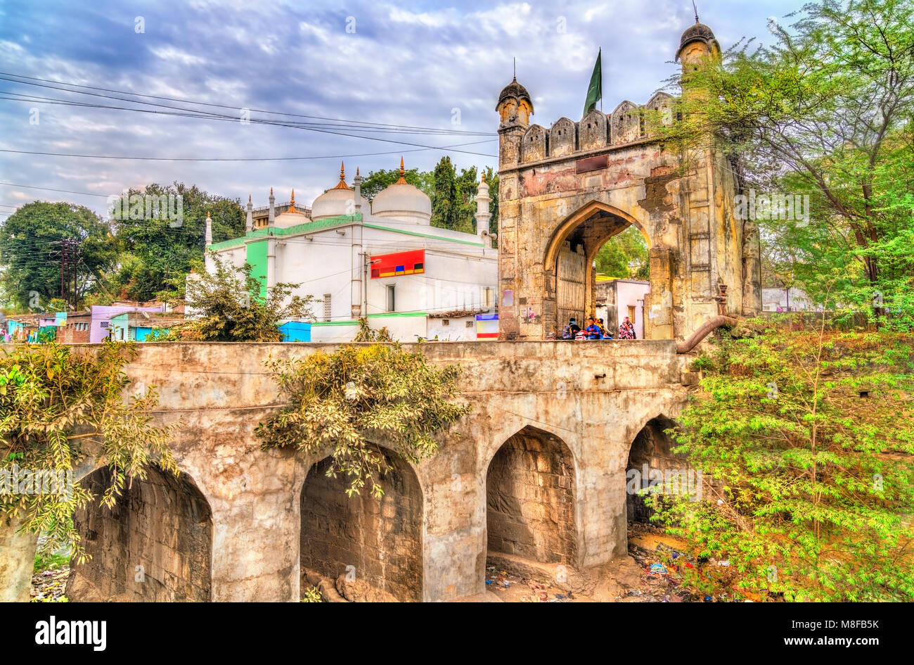 Jamil Baig Masjid Mosque and Mahmud Darwaza Gate in Aurangabad, India ...