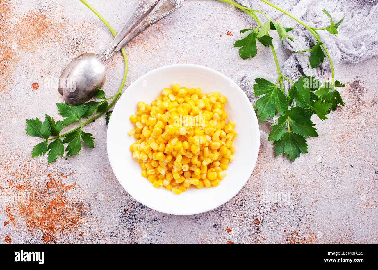 sweet corn, corn in bowl on a table Stock Photo - Alamy
