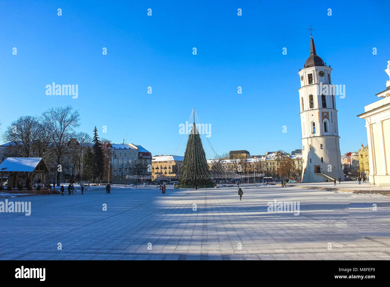 Cathedral in Cathedral square in the old town of Vilnius, Lithuania ...