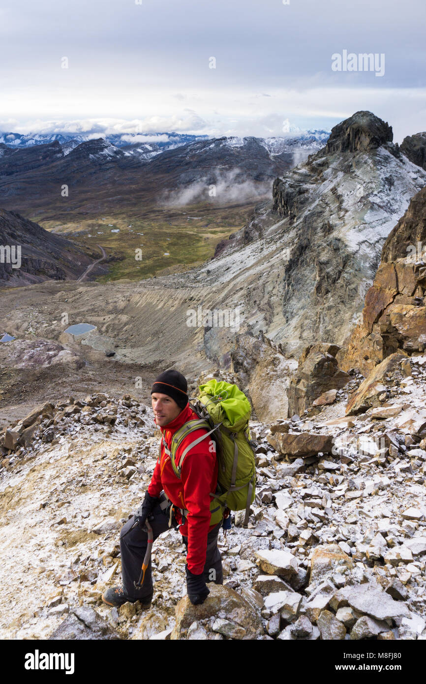 Cordillera blanca hiking hiker climbing climb hi-res stock photography ...