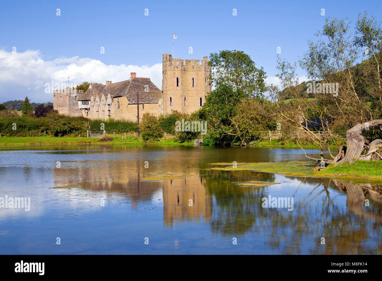 Medieval fortified manor house hi-res stock photography and images - Alamy