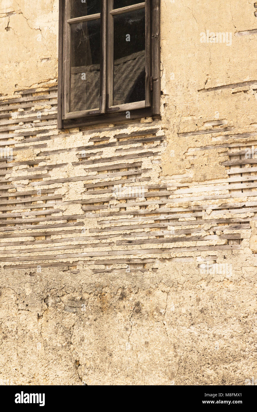 Vertical frame facade house hi-res stock photography and images - Alamy